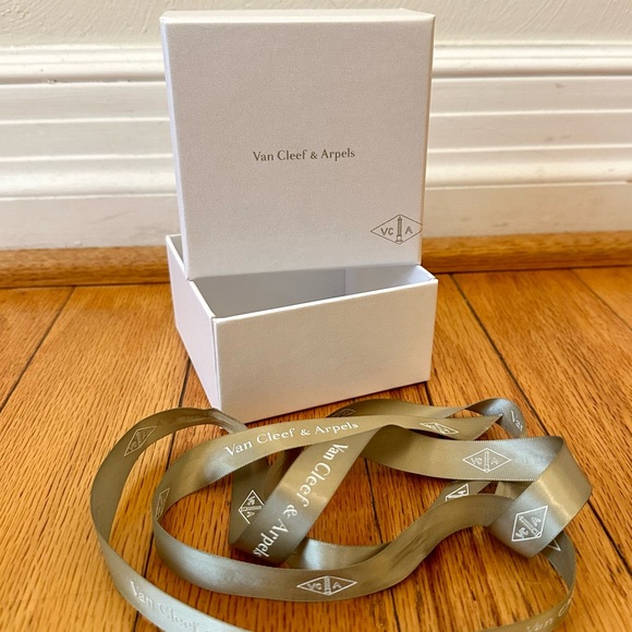 Van Cleef & Arpels | Other | Van Cleef Arpels Empty Box Van Cleef ...